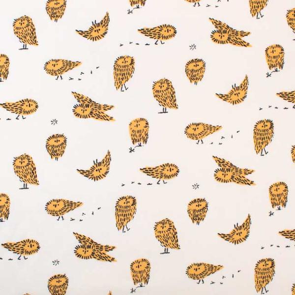 ●素材：綿100％●生地幅：約110cm【生地の特徴】kippis（キッピス）のオックス生地。北欧で活躍するデザイナー陣がデザインした、温かみのあるモチーフや洗練された色づかいのプリントが魅力です。程よい厚みとハリがあるので、ポーチやバッグ...