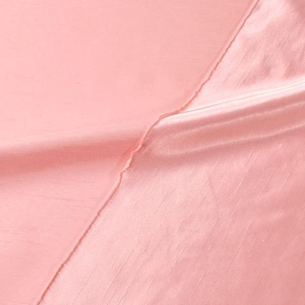 ●素材：ポリエステル100％●生地幅：約112cm【商品の詳細】シャンタンはヨコ糸に玉糸を用い布面に不規則な節をあらわした織物です。表面はつや消しで、裏面が光沢のあるサテン生地になっています。※現在は裏表関係なく、どちらも使用されています。...