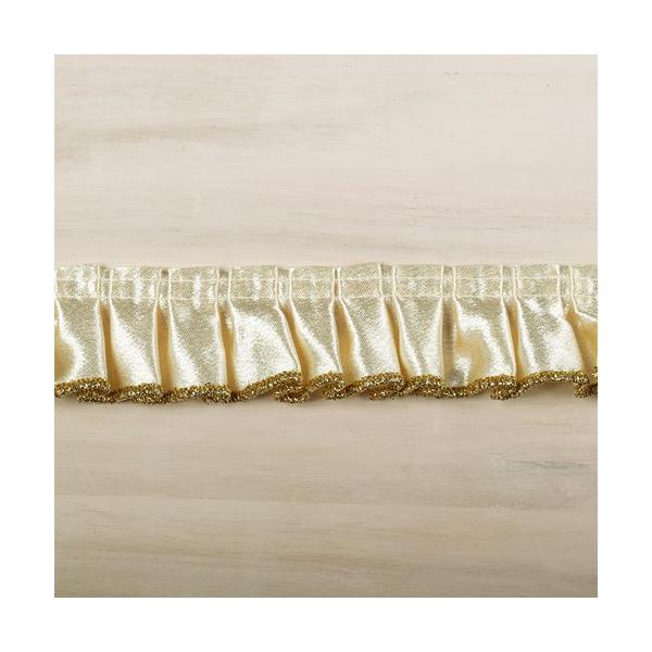 ●素材：ポリエステル100％●サイズ：約35mm幅【商品の特徴】サテン地にゴールドのふち飾りがついたフリルレースです。タックが入っているので曲線ラインにもなじみやすく、スカートの裾や、衿元・袖口等の装飾にもぴったり。何段にも重ねづけしても可...