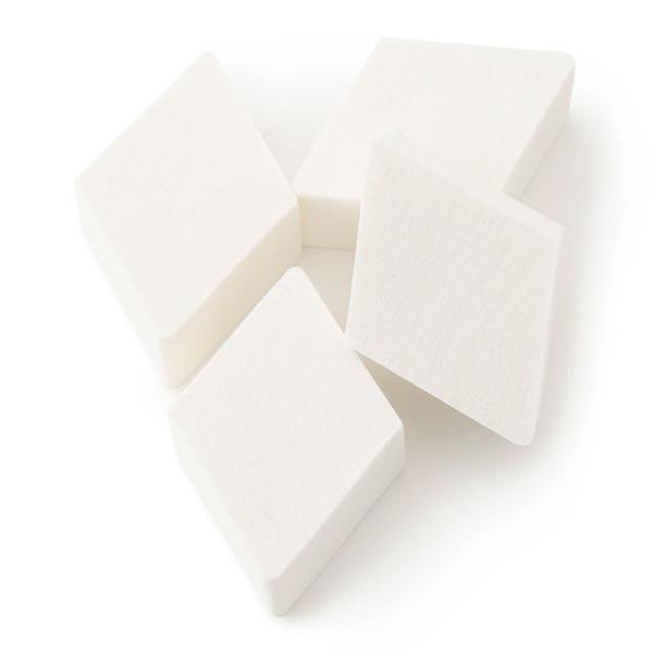 ●サイズ：縦・横約4cm×厚さ約2.5cm・4個入●素材：天然ゴムラテックス【商品の詳細】ベースメイクが簡単・キレイに密着。使い心地の良いひし型スポンジです。弾力性のある天然ゴムラテックスを採用し、敏感肌の方にもオススメ。スティックファンデ...