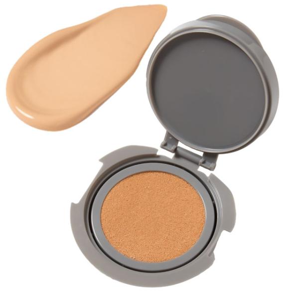 ●容量：11g●SPF50+ PA++++（ノンケミカル処方・紫外線吸収剤フリー）●パフ付（ケースは別売り）【商品の詳細】ステージメイクで培った「光」に着目した、チャコットの新クッションファンデーション。光を繊細に反射して、素肌のような軽さ...