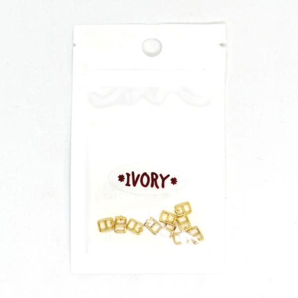 ●内容：10個入●サイズ：内径約2.5mm（外径ヨコ約6mm×タテ約4mm）【商品の特徴】お人形の洋服づくりにぴったりの、とっても小さなバックルです。バックルピン付きなので、よりリアルなアイテムがつくれます！小さいお人形（ドール）の洋服や、...