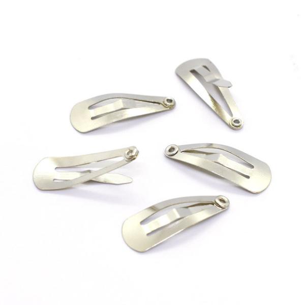 ●素材：アルミ●内容：5個入●サイズ：20mm×8mm【商品の特徴】きちんと開け閉めができる、お人形やぬいぐるみのヘアアクセアりーパーツです。好きなパーツを縫い付けて土台として使って、オリジナルのドールアクセサリーを作ることが出来ます。【ご...