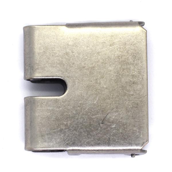 ●素材：真鍮【商品の詳細】帆型バックルとベルトをスマートに接続できる金属パーツです。ベルトをワニ口で挟むだけなので厚い皮革など縫うのに苦労する素材におすすめです。端を折り返さなくていいのですっきりとした仕上がりになります。画像の使用例のよう...