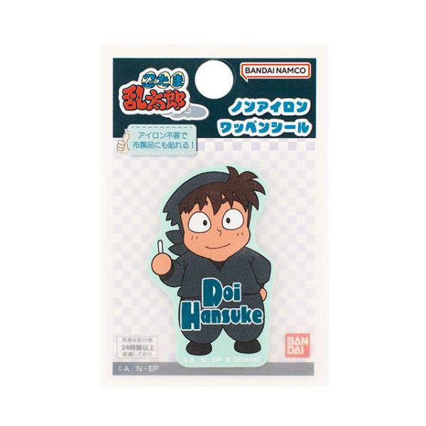 ＜シール接着ワッペン＞●素材：ポリエステル●内容：1枚入【商品の説明】人気アニメ、忍たま乱太郎のアイロン不要のワッペンシールです。シールとしてスマホやこものに貼ることが出来ますし、アイロン不要で布製品に貼ることが出来ます。入園入学グッズの目...