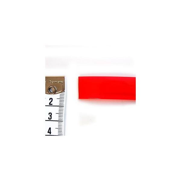 ●素材：塩化ビニール100％●サイズ：約 15mm幅　/　厚み 約 2.5〜3mm（最大値）【商品の詳細】硬度のあるビニールテープです。バッグの持ち手などに最適です。＜取扱い＞・ミシンで縫うことは出来ません。＜ご注意＞・製造の関係上、テープ...