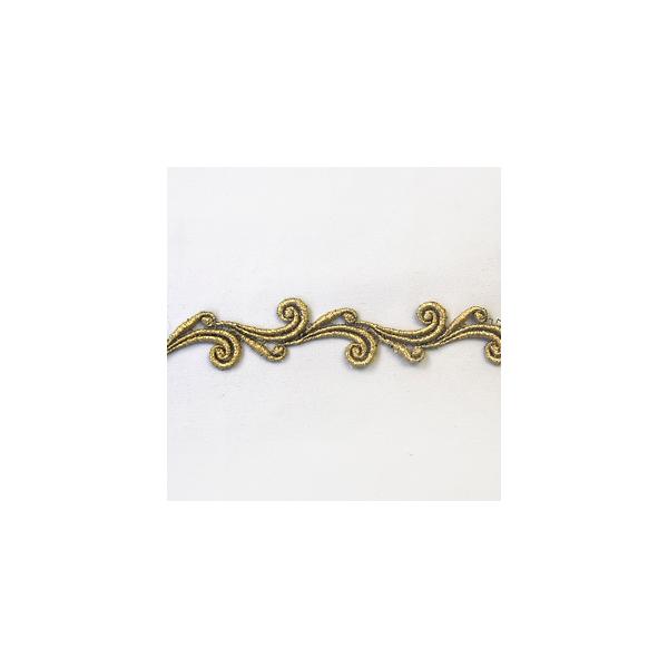 ●素材：ポリエステルなど　●サイズ：幅約20〜25mm程度（一番幅広の部分）【商品の詳細】衣装に最適なとても高級感のあるケミカルレースです。柄がとても上品で、遠くから見ても栄え感があるのが特徴です。海外からの仕入れの為国内在庫が欠品すると次...