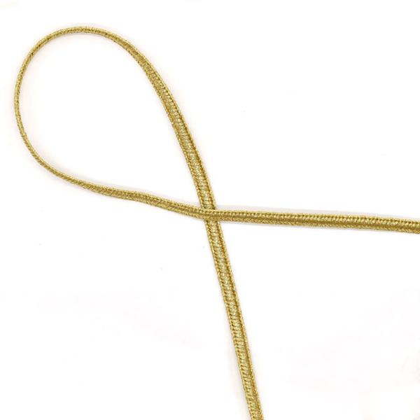 ●素材：ポリエステル100％●サイズ：約4mm幅※サイズはロットにより多少差があります。あくまで目安としてお考えください。【商品の特徴】プレーンなラメブレードです。シンプルで曲線を描きやすいので衣装などで柄を表現したいときにもおすすめです。...