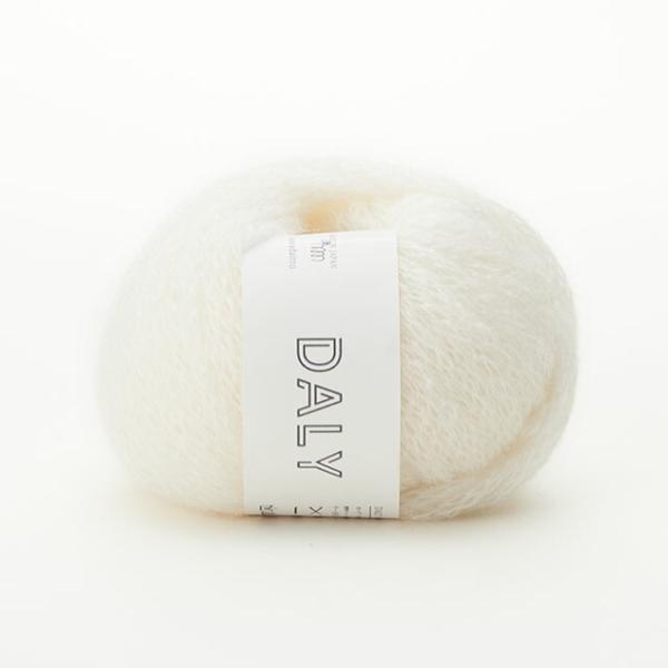 ●素材：モヘヤ（キッドモヘヤ） 55％　ナイロン 30％、ウール 15％●容量：40ｇ（約47m）●使用針：棒針10〜12号・かぎ針10/0号〜ジャンボ7ｍｍ●標準ゲージ：13〜14目・18〜19段【商品の詳細】南アフリカの農場から徹底管理...