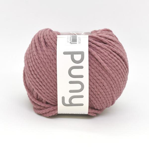 ●素材：ポリエステル100％●容量：約35g玉巻（約80.5m）●使用針：棒針 7〜9号●標準ゲージ：14〜15目・20〜21段●生産国：日本【商品の特徴】ポリエステルをリリヤン加工した、とっても軽くて洗える手編み糸です。【ご注意】※紡績・...