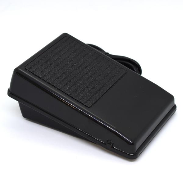 【対応機種】※以下シリーズのミシンSN-1YE　SN-1PK　SN877　SN7000【商品の特徴】SINGERの対応可能ミシンに使用できるフットコントローラーです。足元でスタート、ストップ、スピード調節が可能なので、生地に両手を添えてスム...