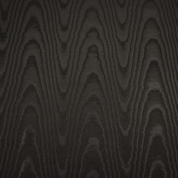 ●素材：綿64％　ポリエステル36％●生地幅：約137cm●手洗い可・ドライクリーニング可●ミシン針（家庭用）：11番●ミシン糸：60番●アイロン：高温【生地の特徴】光沢のある木目のような柄が特徴の生地です。カーテンやクッションのインテリア...