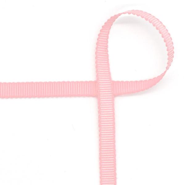 ●素材：ポリエステル100％【商品の特徴】スタンダードなタイプのグログランリボン。ポリエステル製なのでお洗濯もしやすいお品物です。帽子の裏テープ、服飾材料、ラッピングなど、様々な用途に使えます。＜ご注意＞・製造の工程上、1反の中に繋ぎ目があ...