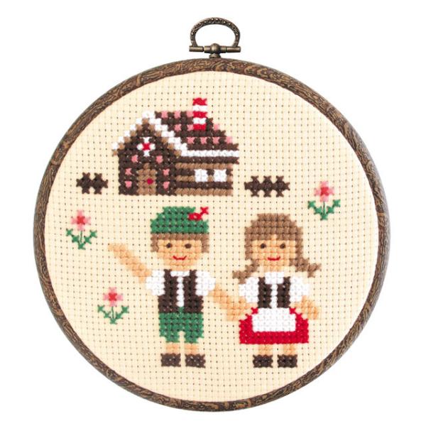 ●セット内容：25番刺繍糸、No.3000布（ジャバクロス中目）、クロス針、おしゃれフープ（額）、カラー図案付き説明書●フープ（額）サイズ：内径約15.5cm●制作所要時間の目安：約4〜5時間程度【商品の特徴】糸を×の形にクロスするように刺...