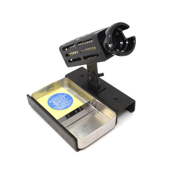 ●本体サイズ：102（W）×140（H）×110（D）mm●重量：約490g【商品の詳細】マークカッターやナイロンロープカッターを置ける台です。付属のスリットスポンジでこて先をスピードクリーニングできます。こてスタンド部分は水平から角度60...