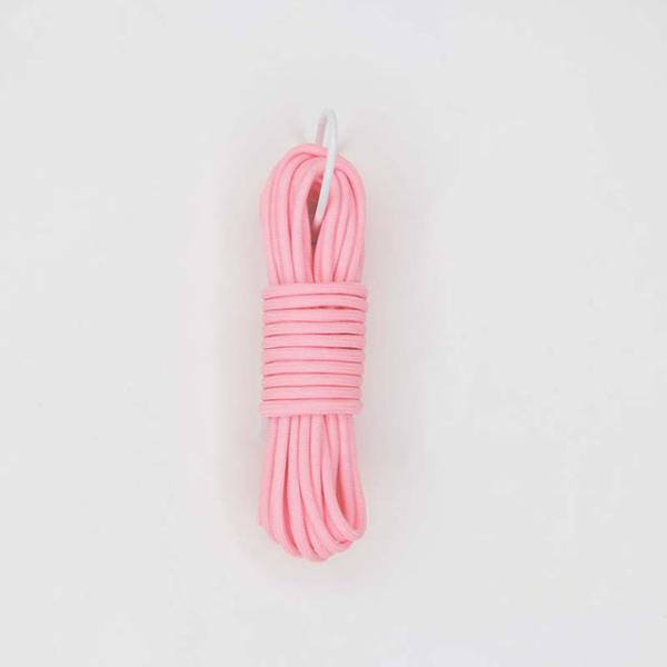 ●素材：ポリプロピレン100％（側）、ポリエステル100％（芯）●サイズ：太さ約3mm×約5m巻●引張強度：180kg【商品の説明】太陽光や紫外線を吸収して暗闇で発光する非常に丈夫なアウトドアコードです。ブレスレットやキーホルダーなどとして...