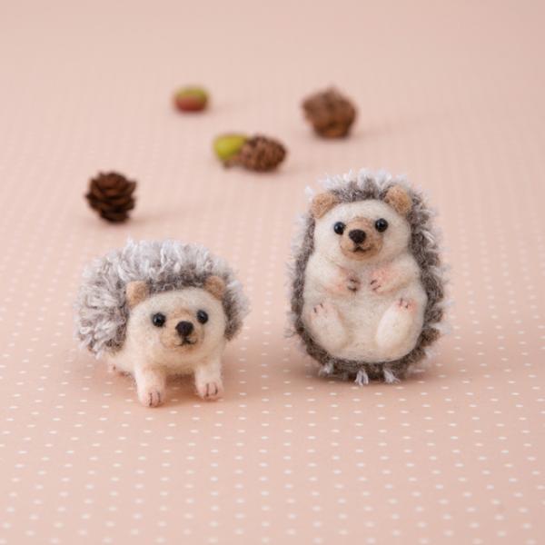 ●キット内容：アクレーヌ・目・毛糸・レシピ●出来上がりサイズ目安：長さ約7cm（刺し方の具合によってサイズは変動します）●別途ご用意いただくもの：フェルティング用ニードル極細（H441-023）・フェルティング用マット（H441-015）又...