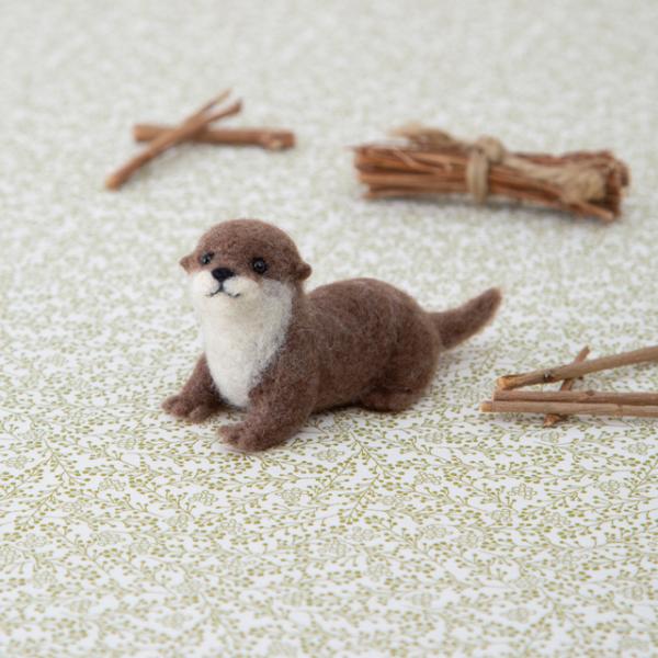 ●キット内容：アクレーヌ・目・レシピ●出来上がりサイズ目安：長さ約5cm（刺し方の具合によってサイズは変動します）●別途ご用意いただくもの：フェルティング用ニードル極細（H441-023）・フェルティング用マット（H441-015）又はアク...