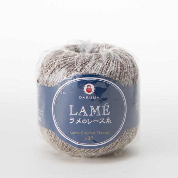 ●素材：キュプラ80％　ポリエステル20％●容量：約20g玉巻（約137ｍ）●使用針：レース針　2〜4号●必要玉数の目安：ノースリブプルオーバー　約7玉【商品の特徴】キラキラとしたラメの箔を糸にしたレース糸。一般的なラメの糸は強度が弱く切れ...