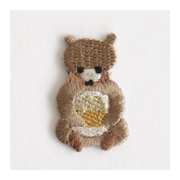 ＜アイロン接着アップリケ＞●サイズ：画像参照●主要素材：表糸 レーヨン・ナイロン　裏糸 ポリエステル　基布 ポリエステル　接着フィルム ポリアミド系樹脂【商品の詳細】ベビーへの贈り物や、お子様の入園入学アイテムのワンポイントとしてご使用頂け...