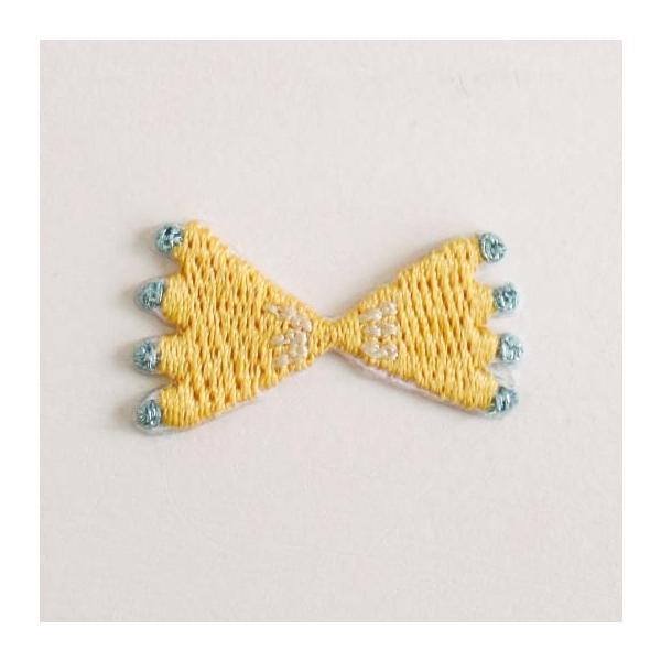 ＜アイロン接着アップリケ＞●サイズ：画像参照●主要素材：表糸 レーヨン・ナイロン　裏糸 ポリエステル　基布 ポリエステル　接着フィルム ポリアミド系樹脂【商品の詳細】ベビーへの贈り物や、お子様の入園入学アイテムのワンポイントとしてご使用頂け...