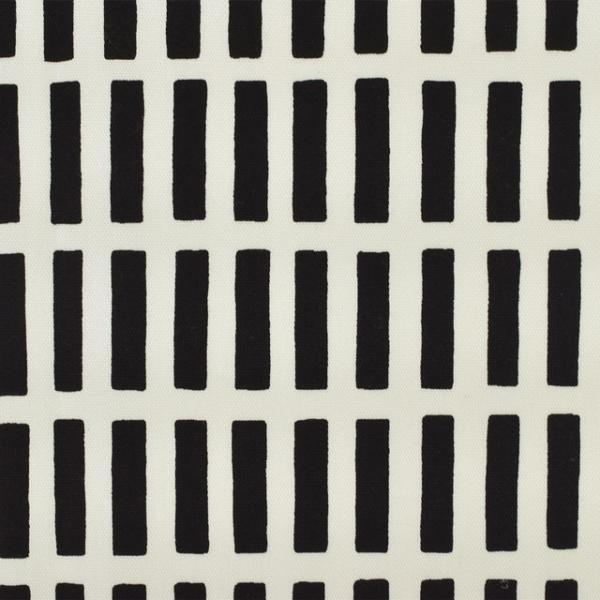 ●素材：綿100％●生地幅：約110cm●手洗い可・ドライクリーニング可●ミシン針（家庭用）：11番●ミシン糸：30番●アイロン：高温【生地の特徴】適度なハリがあり、初心者の方にも扱いやすいコットンオックス生地。モダンな柄と色展開のため、他...