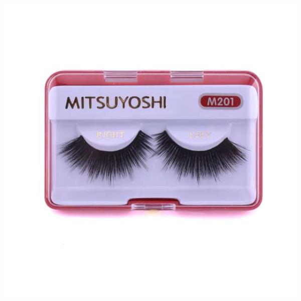 【商品の詳細】毛の長さとボリュームが特徴のアイラッシュ。長さとボリュームどちらも欲張りたい方におすすめです。パッチリ大きなヒロイン級の目元に。接着剤（ドンピシャン）が付属しています。※開封された商品の返品・交換は、衛生上一切お受けする事がで...