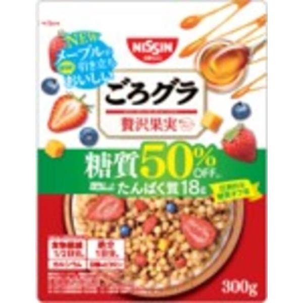 「ごろグラ 贅沢果実」と比べて (同重量で比較) 糖質の量を50%オフしながら、たんぱく質、食物繊維、鉄分、カルシウムをしっかりとることができる健康志向のグラノーラです。