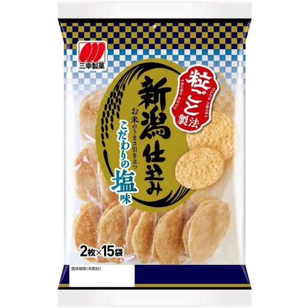 粒の大きさとミネラル分の割合が違う4種類の塩と黒糖をブレンドし、コクと旨みのある後引く塩味に仕上げた、つぶつぶ食感のうす焼せんべい。