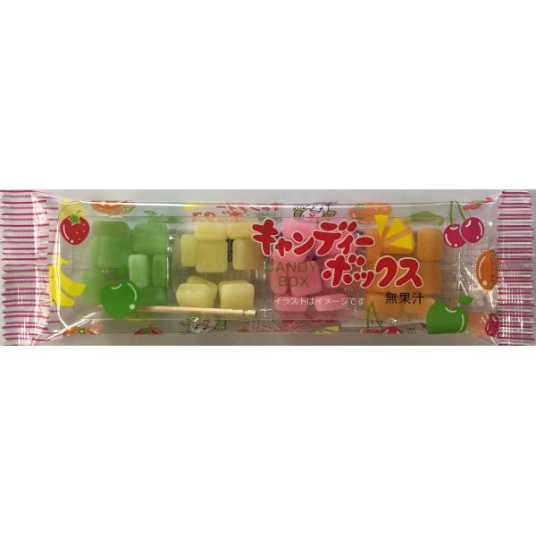 サクランボ、青りんご、バナナ、オレンジ味の４種類のやわらかキャンディーを添付のつまようじで刺して食べる昔懐かしい駄菓子です。