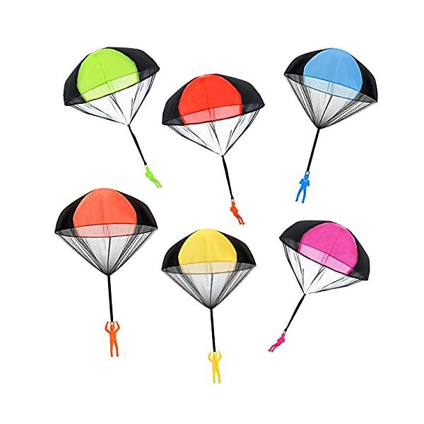 1.セット内容：ミニパラシュート 手投げおもちゃ6色6本セット。2．室内・屋外兼用：パラシュートおもちゃは室内でもアウトドアでも遊べれます。人形を空に投げて、人形がどうやって下げるかを楽しみしましょう。3.使い易い：まっすぐ引っ張って、うえ...