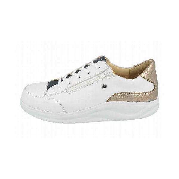 Made in Germany。疲れやすい足を支える、揺りかご型「ローリングソール」のウォーキングシューズ。【こだわりの靴型】　・足首を「優しく包む」パッド入りの履き口　・裏地には牛革を使用して「蒸れにくい」　・指が当たりにくい「ゆとりのあ...