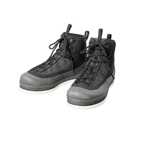 川で高いグリップ力を発揮する羊毛フェルトを採用したウェーディングシューズです。履いたサイズ感はクロロプレンソックス3mmを履いた状態に合わせています。また、岩場での安定感を出すためソールの底面を大きめに設計しており、アッパーは生ゴムを使った...