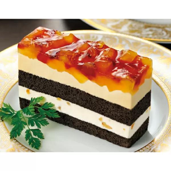 【地域限定送料無料】(※北海道・沖縄・一部離島等除く) 業務用食品果肉トッピング技術により実現した、高級感あふれるケーキです。しっとり焼き上げたスポンジに、香ばしいくるみの入ったバニラムースとキャラメルムースを重ね、天面にりんご果肉を敷きつ...