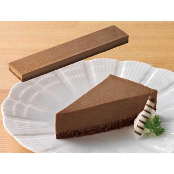 【地域限定送料無料】(※北海道・沖縄・一部離島等除く) 業務用食品カカオマスとココアパウダーを使用し、カカオのコクと香りを生かした口溶けなめらかなチョコムースを、シロップを染み込ませたスポンジに重ねたチョコケーキです。食物繊維4.9g（製品...