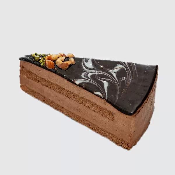 【地域限定送料無料】(※北海道・沖縄・一部離島等除く) 業務用食品ベルギーチョコレートを使用した、濃厚なチョコムースケーキ。天面をチョコグラサージュとホワイトチョコで艶やかに仕上げ、高級感あふれる一品です。＜アレルゲン＞小麦、卵、乳成分、ア...