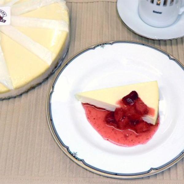 【地域限定送料無料】(※北海道・沖縄・一部離島等除く) 業務用食品シカゴ郊外の老舗ベーカリーが、1976年当時からのオリジナルレシピを使って製造。良質な2種類のクリームチーズを55％使用した濃厚で滑らかな本格的NYチーズケーキのフィリングに...