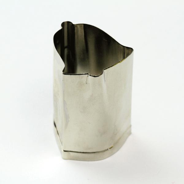 パソコンの方はこのまま下にスクロールすると商品の詳細が確認できます。スマートフォンの方は、↓『商品情報をもっと見る』を押して詳細やサイズの確認ができます。