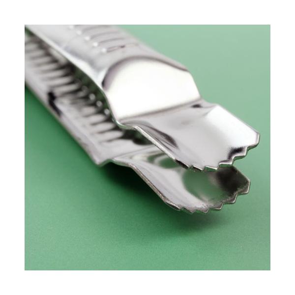 パソコンの方はこのまま下にスクロールすると商品の詳細が確認できます。スマートフォンの方は、↓『商品情報をもっと見る』を押して詳細やサイズの確認ができます。