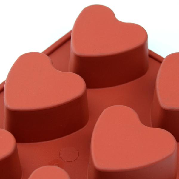 パソコンの方はこのまま下にスクロールすると商品の詳細が確認できます。スマートフォンの方は、↓『商品情報をもっと見る』を押して詳細やサイズの確認ができます。