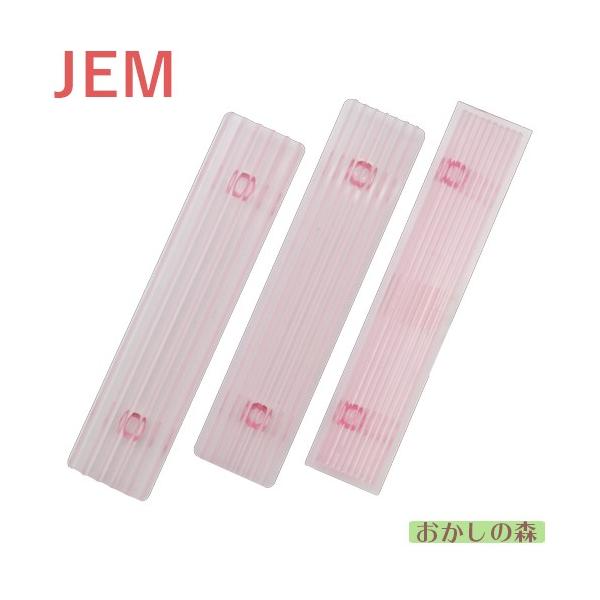 パソコンの方はこのまま下にスクロールすると商品の詳細が確認できます。スマートフォンの方は、↓『商品情報をもっと見る』を押して詳細やサイズの確認ができます。