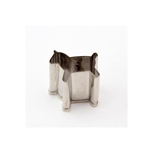 パソコンの方はこのまま下にスクロールすると商品の詳細が確認できます。スマートフォンの方は、↓『商品情報をもっと見る』を押して詳細やサイズの確認ができます。