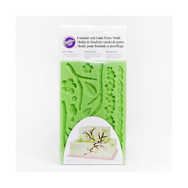 パソコンの方はこのまま下にスクロールすると商品の詳細が確認できます。スマートフォンの方は、↓『商品情報をもっと見る』を押して詳細やサイズの確認ができます。