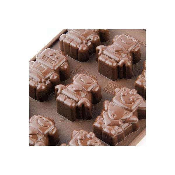 パソコンの方はこのまま下にスクロールすると商品の詳細が確認できます。スマートフォンの方は、↓『商品情報をもっと見る』を押して詳細やサイズの確認ができます。