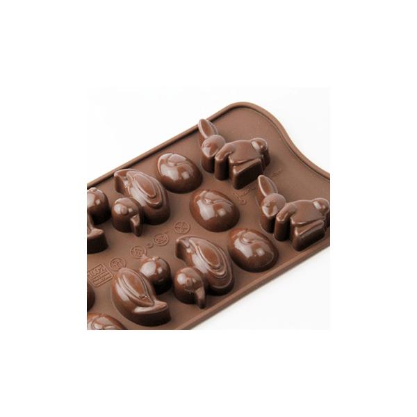 パソコンの方はこのまま下にスクロールすると商品の詳細が確認できます。スマートフォンの方は、↓『商品情報をもっと見る』を押して詳細やサイズの確認ができます。