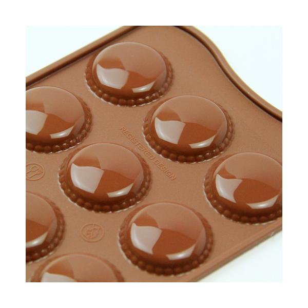 パソコンの方はこのまま下にスクロールすると商品の詳細が確認できます。スマートフォンの方は、↓『商品情報をもっと見る』を押して詳細やサイズの確認ができます。