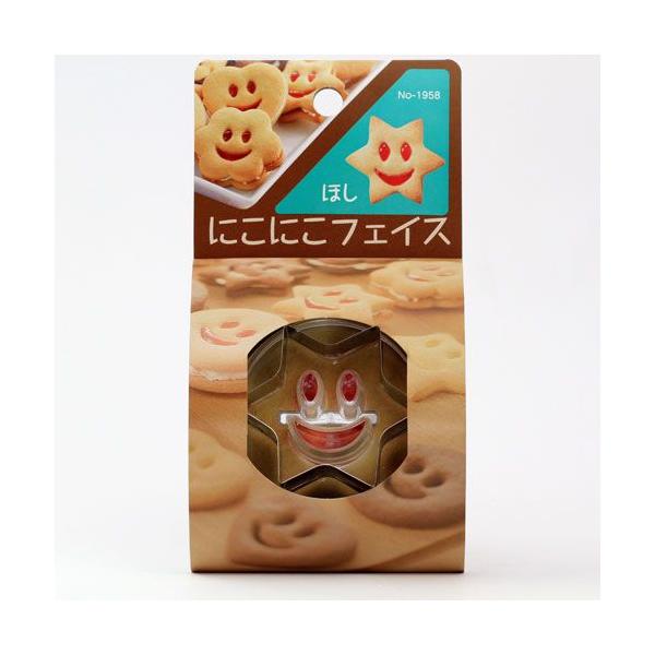 パソコンの方はこのまま下にスクロールすると商品の詳細が確認できます。スマートフォンの方は、↓『商品情報をもっと見る』を押して詳細やサイズの確認ができます。