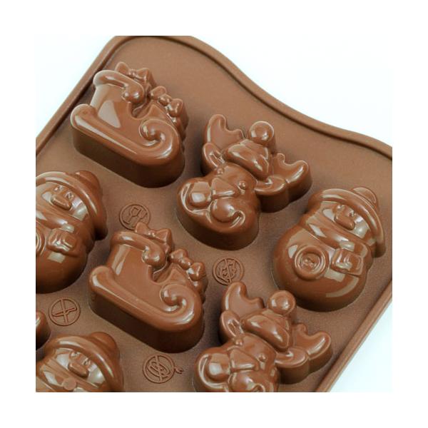 パソコンの方はこのまま下にスクロールすると商品の詳細が確認できます。スマートフォンの方は、↓『商品情報をもっと見る』を押して詳細やサイズの確認ができます。