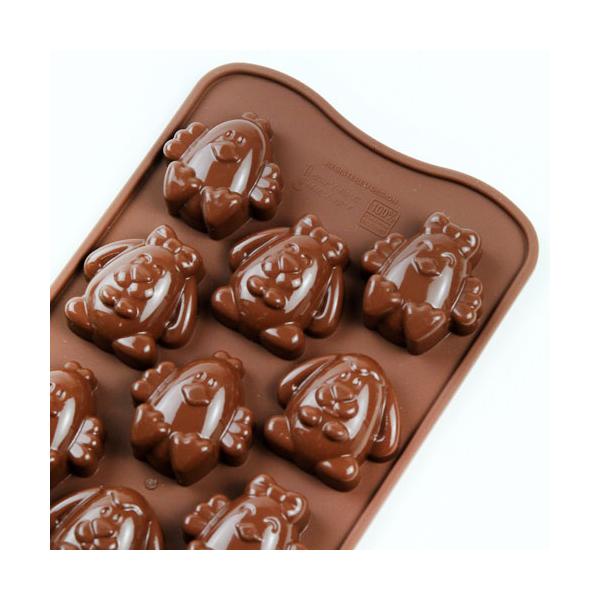 パソコンの方はこのまま下にスクロールすると商品の詳細が確認できます。スマートフォンの方は、↓『商品情報をもっと見る』を押して詳細やサイズの確認ができます。