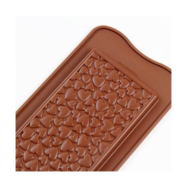 パソコンの方はこのまま下にスクロールすると商品の詳細が確認できます。スマートフォンの方は、↓『商品情報をもっと見る』を押して詳細やサイズの確認ができます。